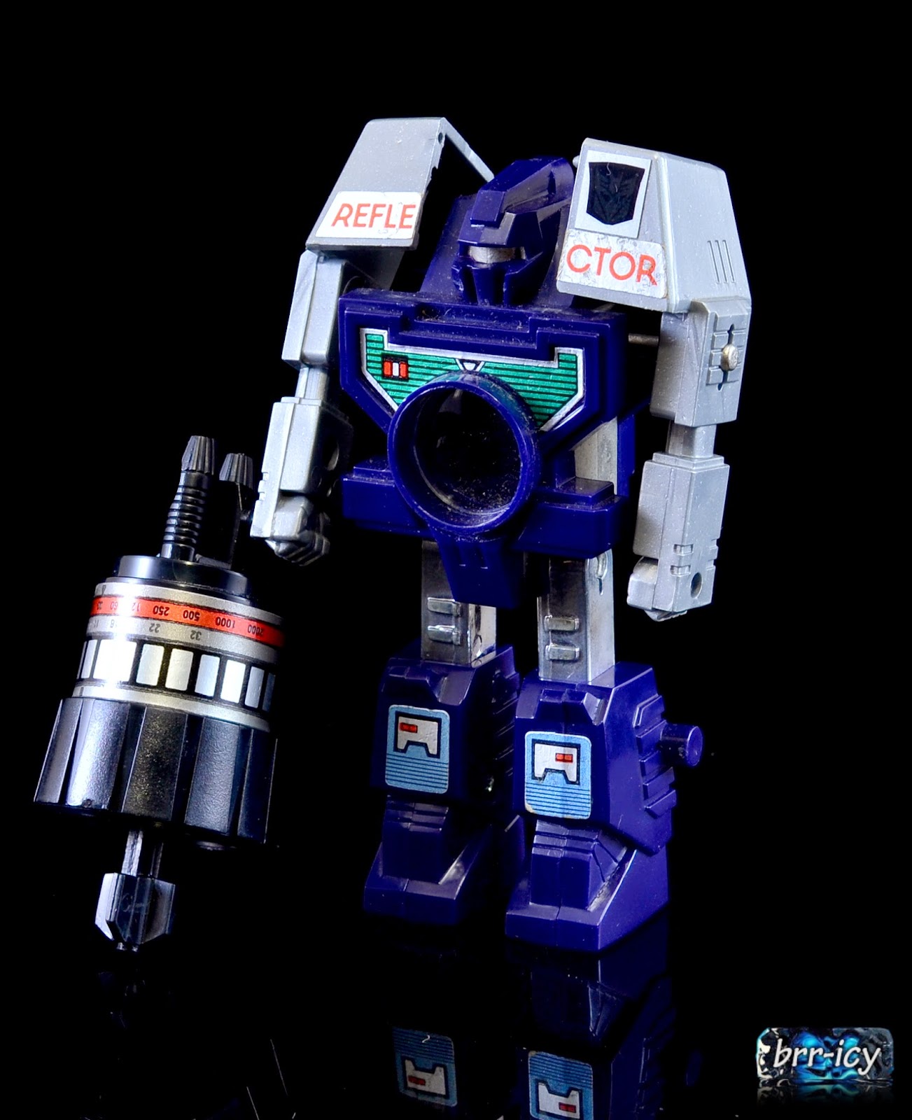 Brr-icy's Transformers Reviews: Japanese Reflector (21)