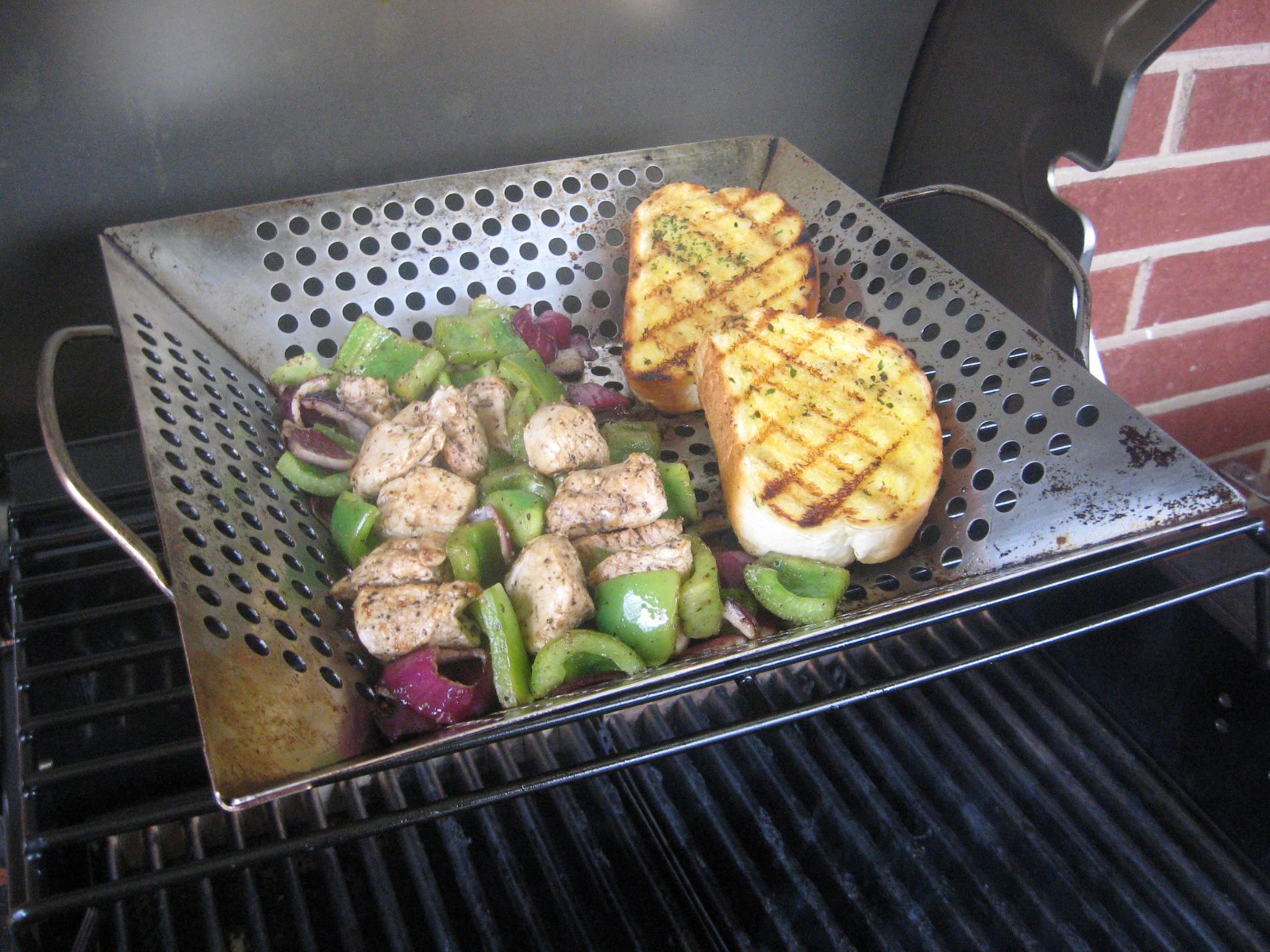 Barbecue Master: Grill Wok Chicken on the Char Broil Urban Grill