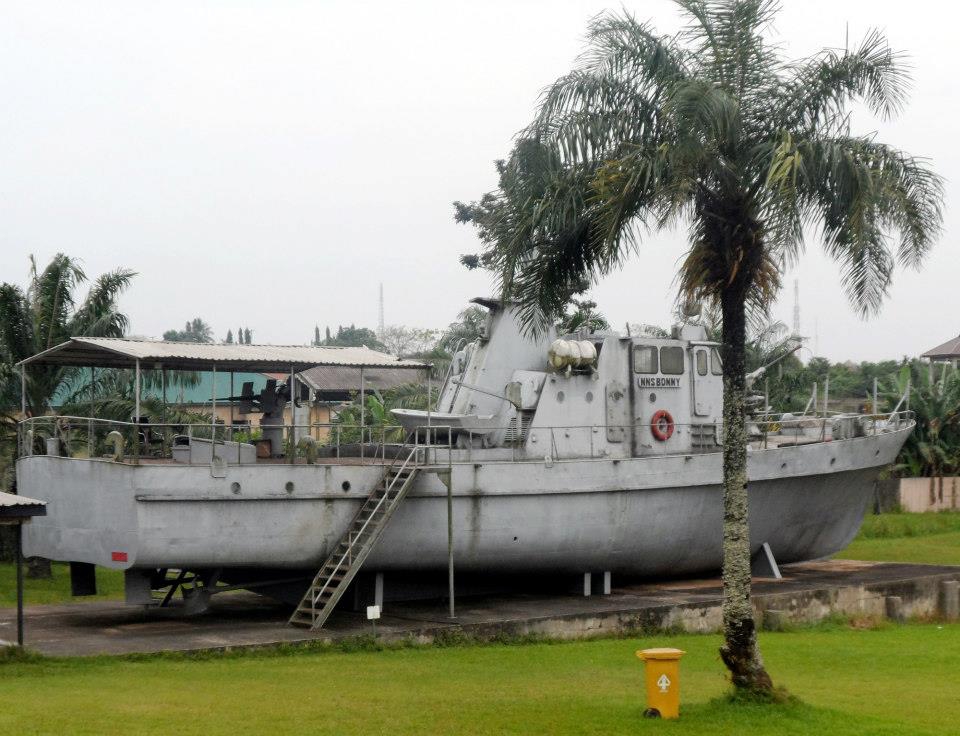 Awe Olufunso: Nigerian Tourism: National War Museum.