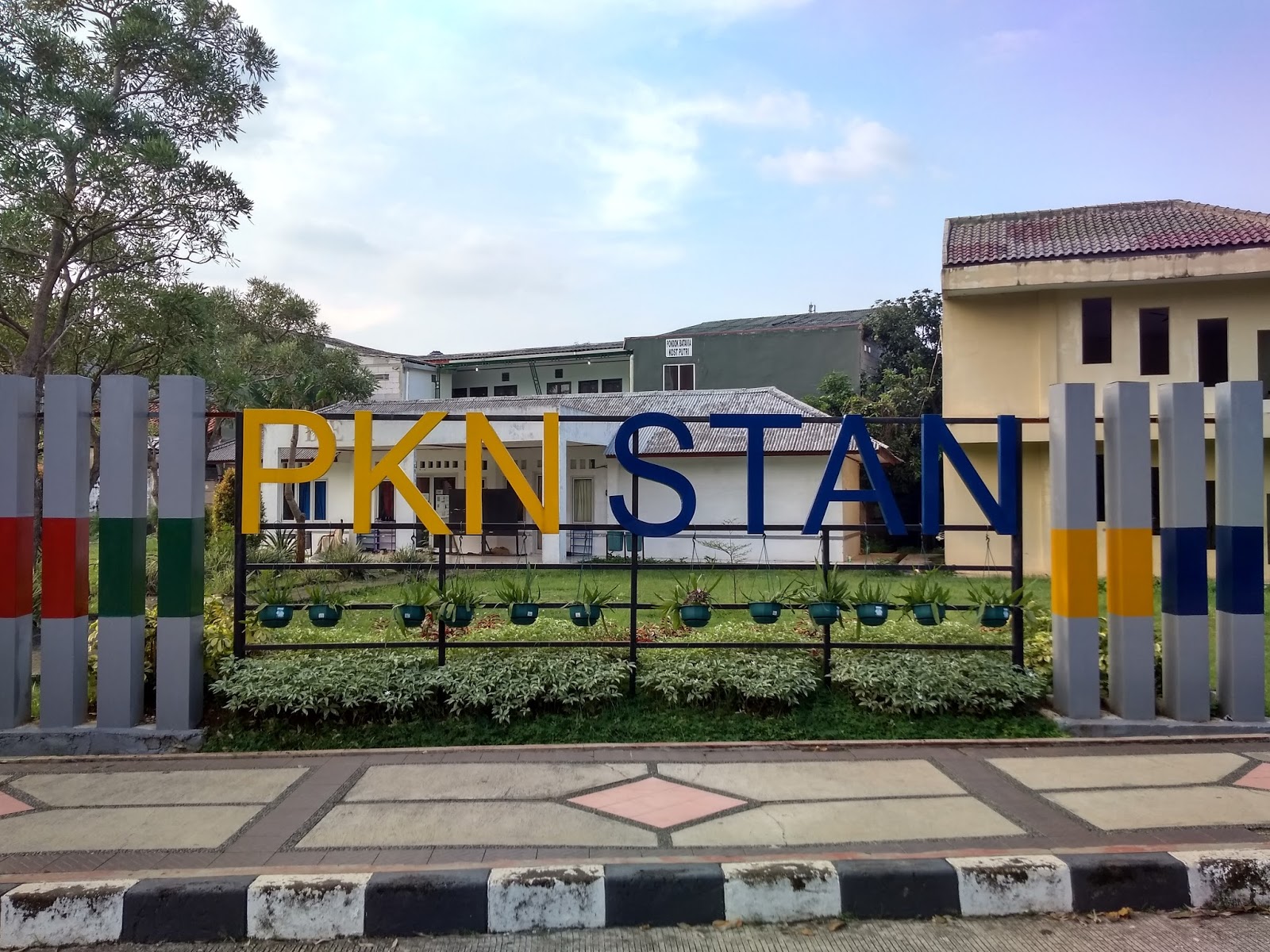 Bimbel PKN STAN di Yogyakarta Terbaik: Gedung Student Center Pkn Stan