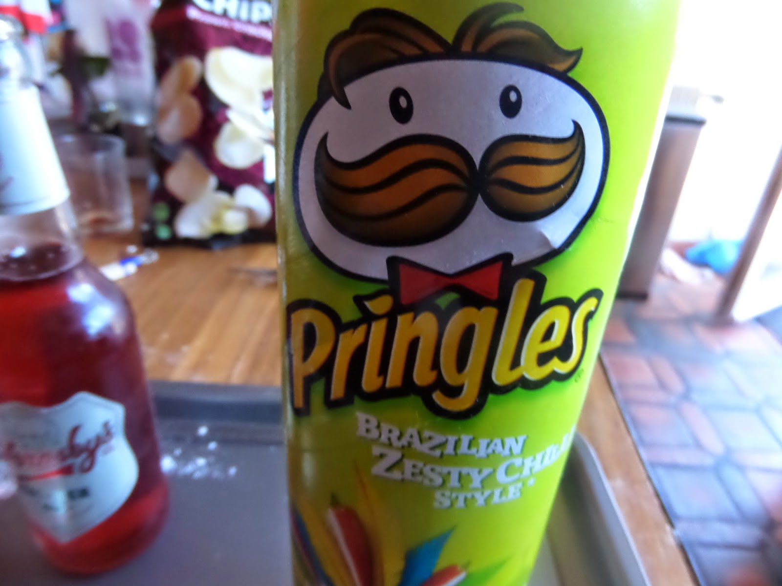 Madhouse Family Reviews: Brazilian Zesty Chilli Style Pringles review