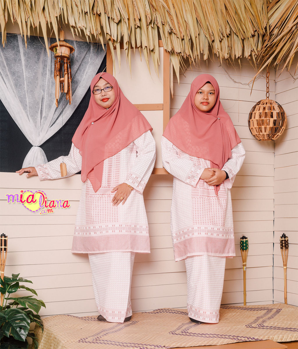 Photoshoot Raya 2021 Di The Empire Studio Johor Bahru - Mia Liana