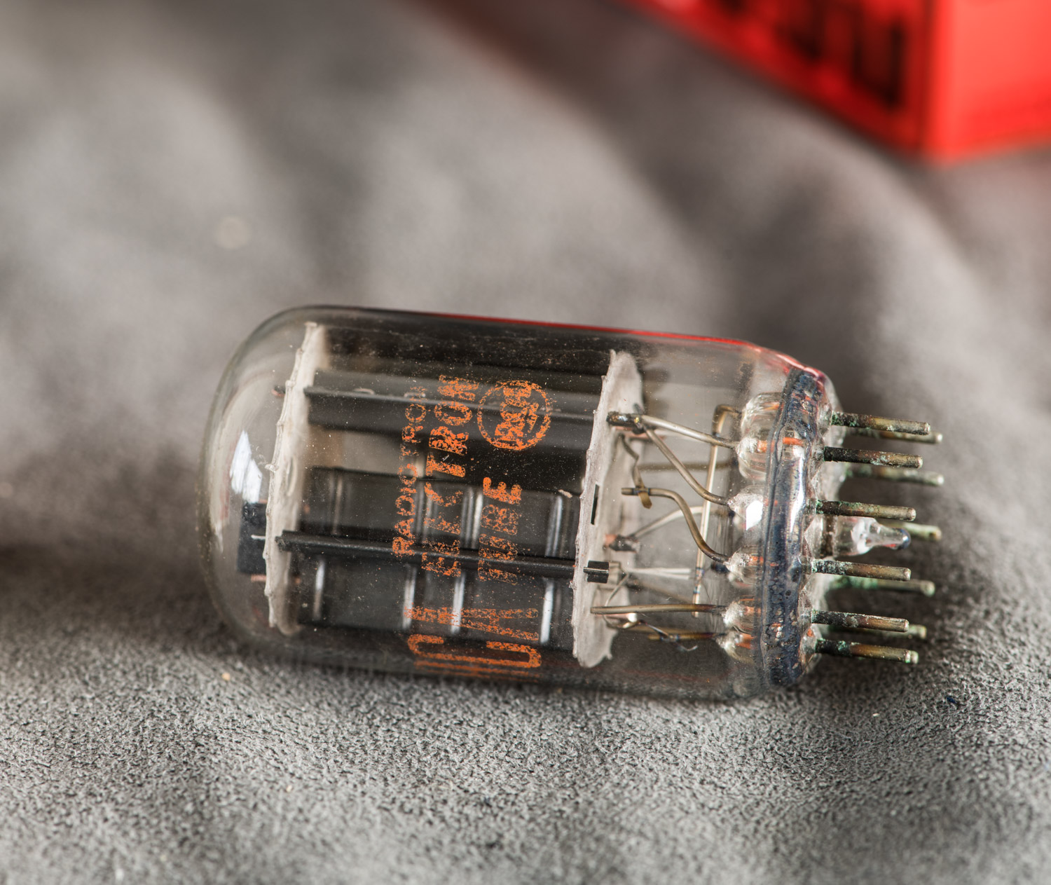 VinylSavor: Tube of the Month : The 6FJ7