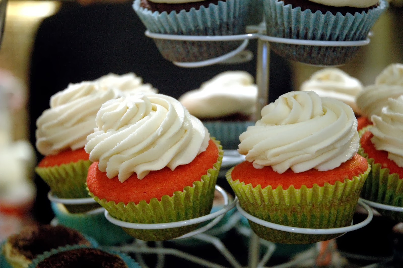 DUDE FOR FOOD: Mrs. Graham's Macaron Cafe: Not Your Usual Macarons