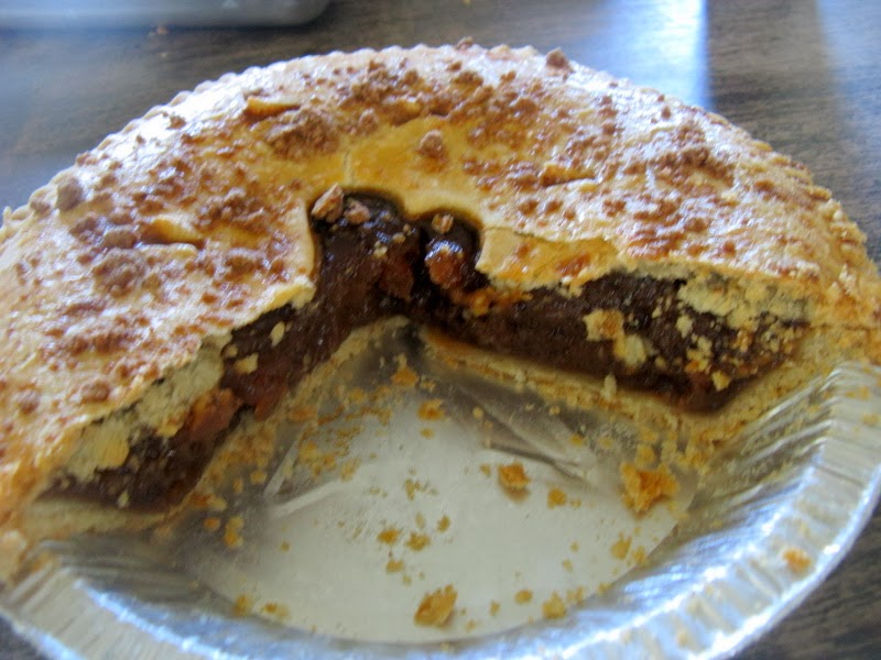 Happily married...to the cows!: Apple Snitz Pie...