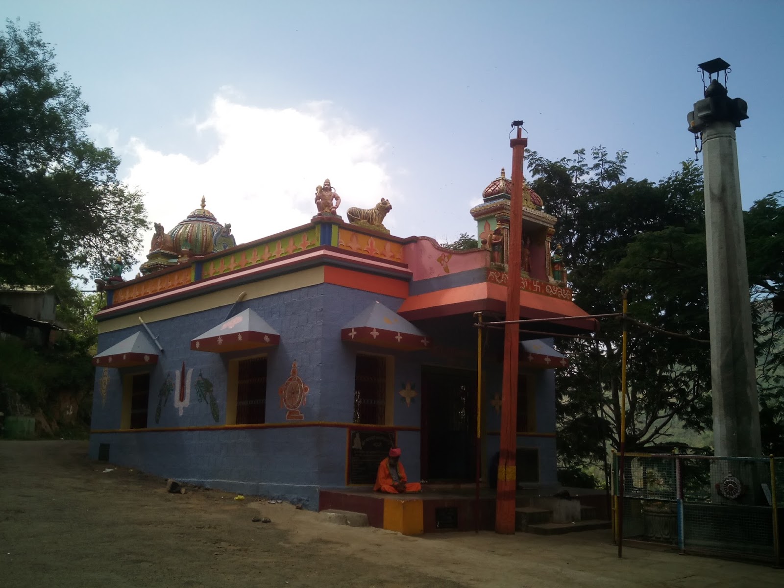 Muthathi Paadhare Hanuman Temple - Bangalore weekend Destinations