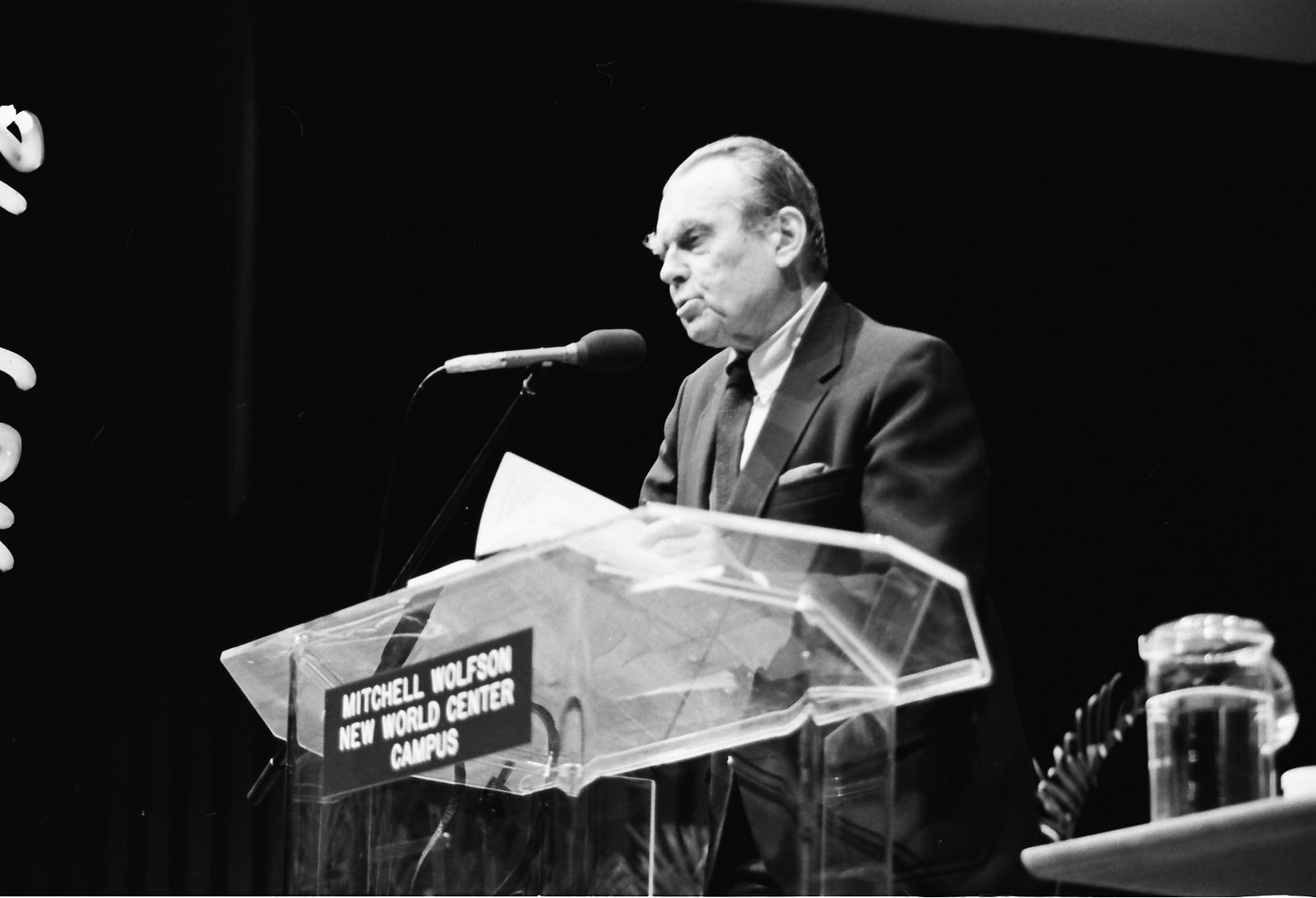 Phantom Verse and Free: Czeslaw Milosz (1911-2004)