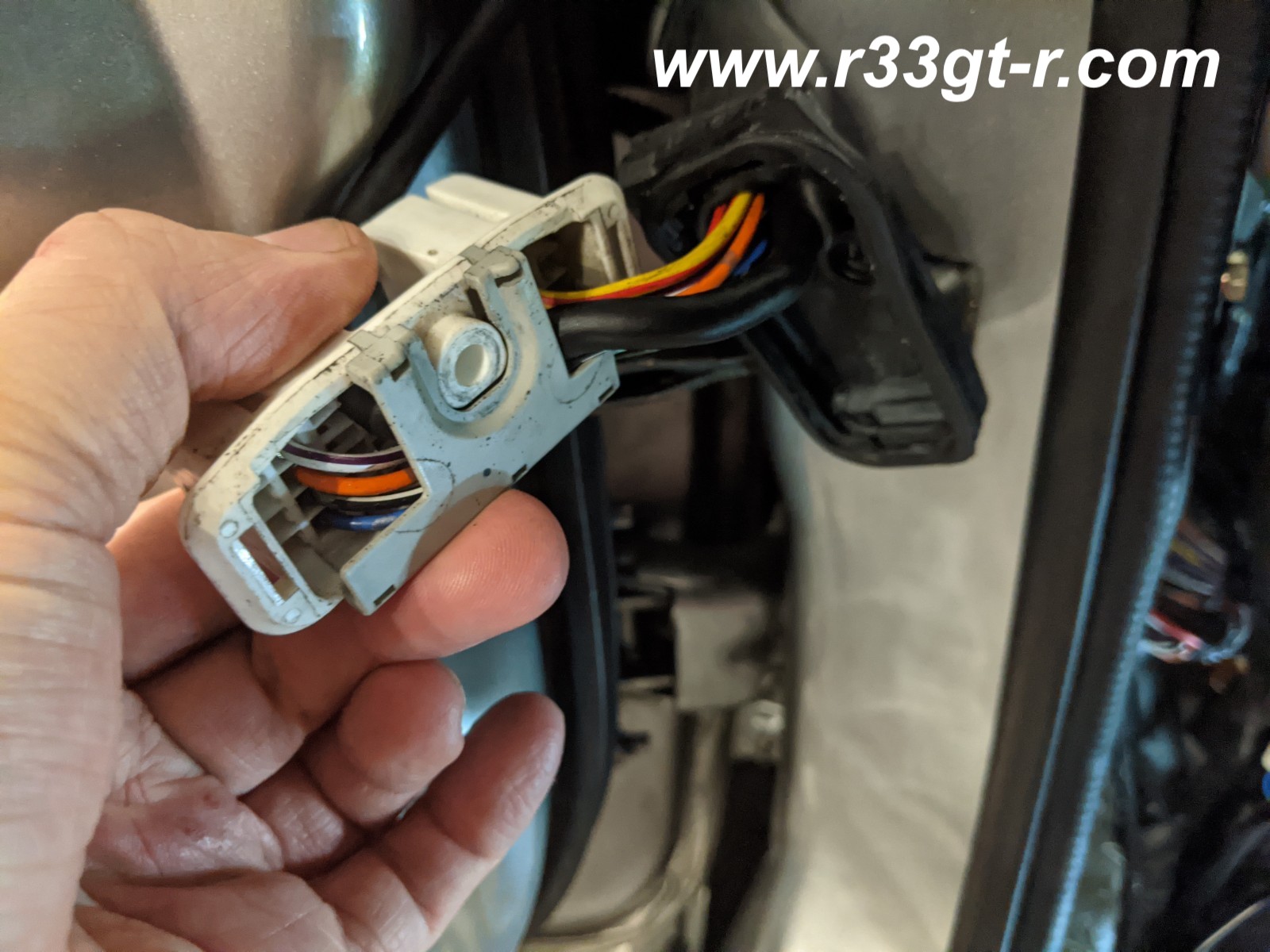 One Man's Lonely Adventures In His R33 Skyline GT-R: Modernizing the ...