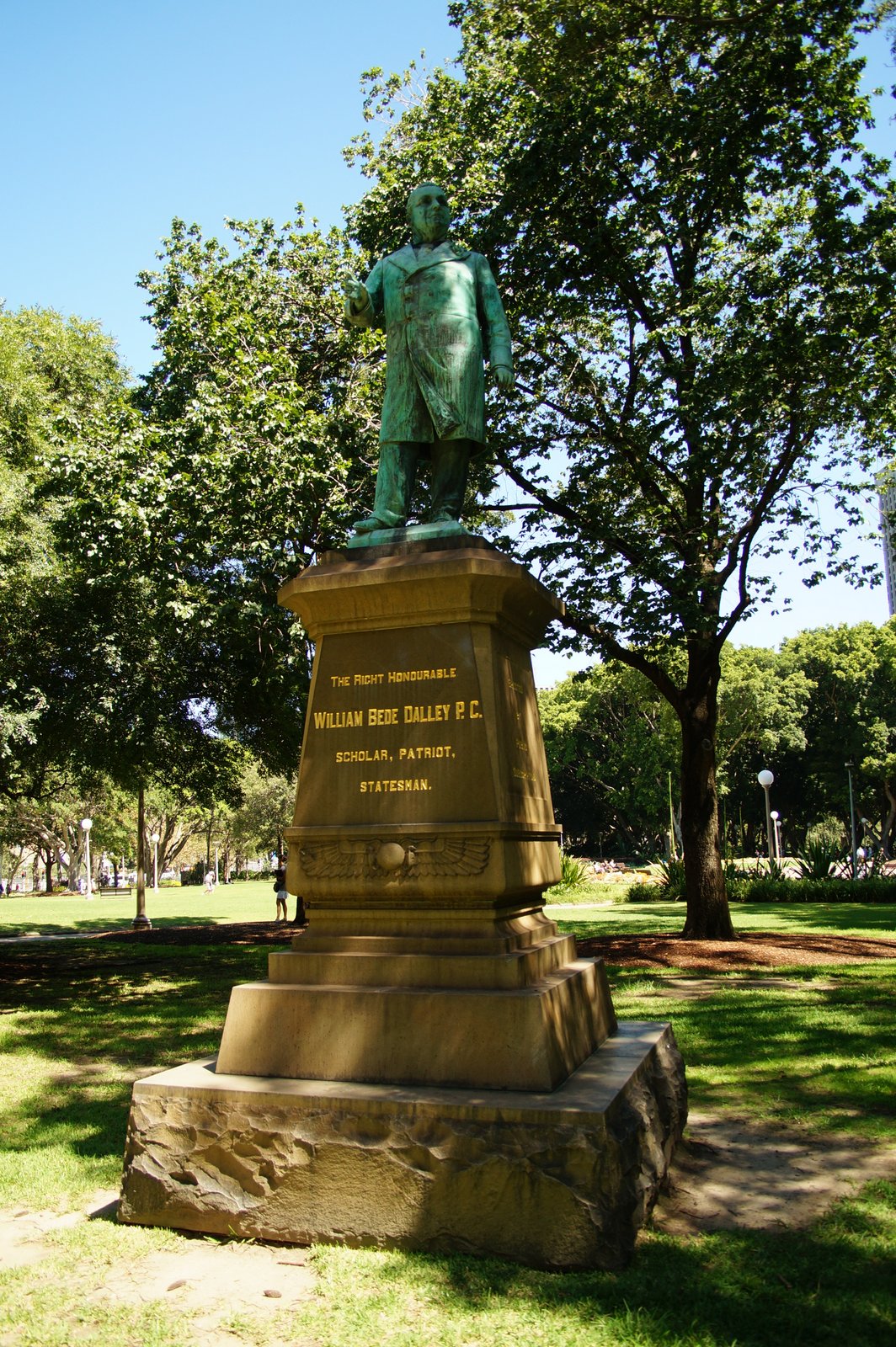 Magi and Sam: Hyde Park: ANZAC War Memorial, Statue Captain Cook ...
