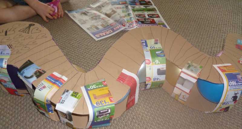 The Papoose Mamoose: DIY Worm Pinata