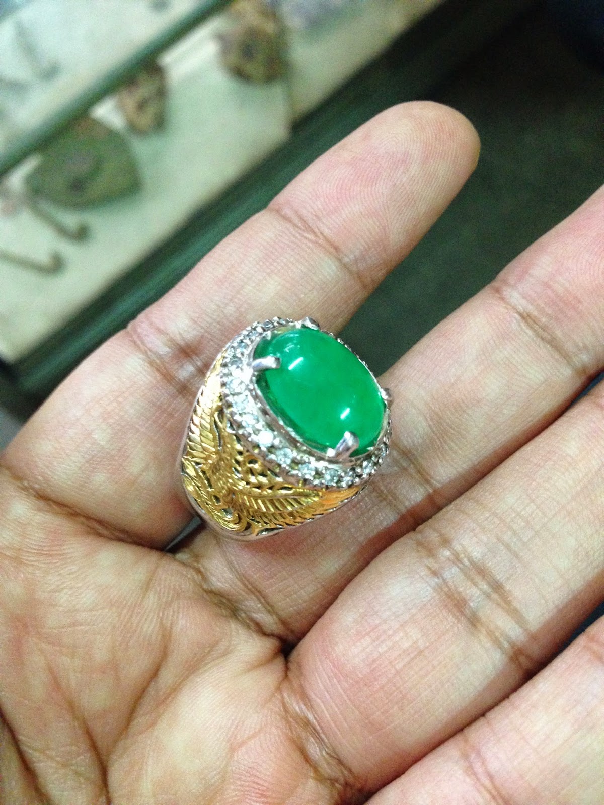 Batu Cincin Kalimantan: Batu Permata Giok (Jade)