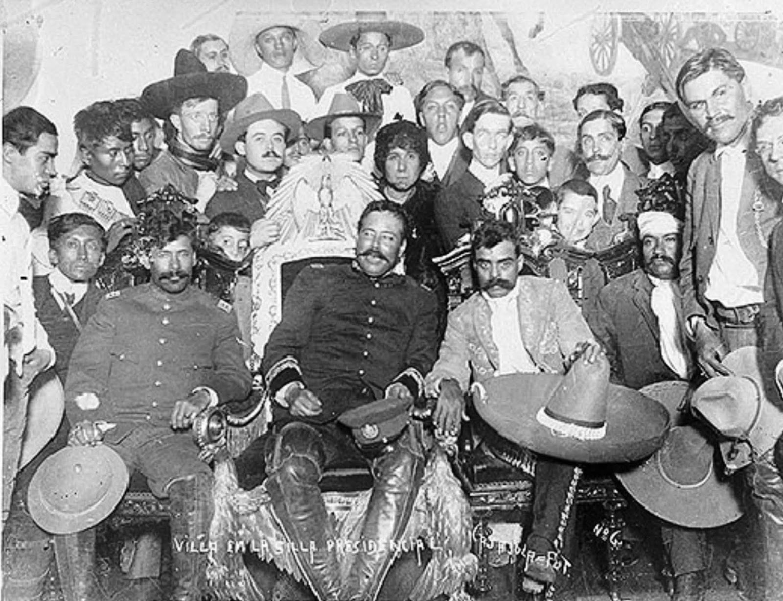 El sillón de los cuervos: El caudillismo populista