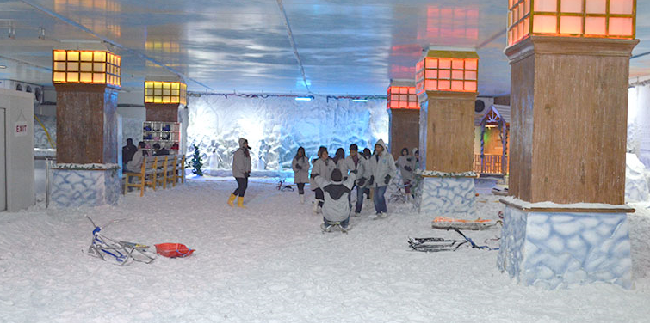 Snow World Mumbai - Picnic Spot's Near by Mumbai Maharashtra