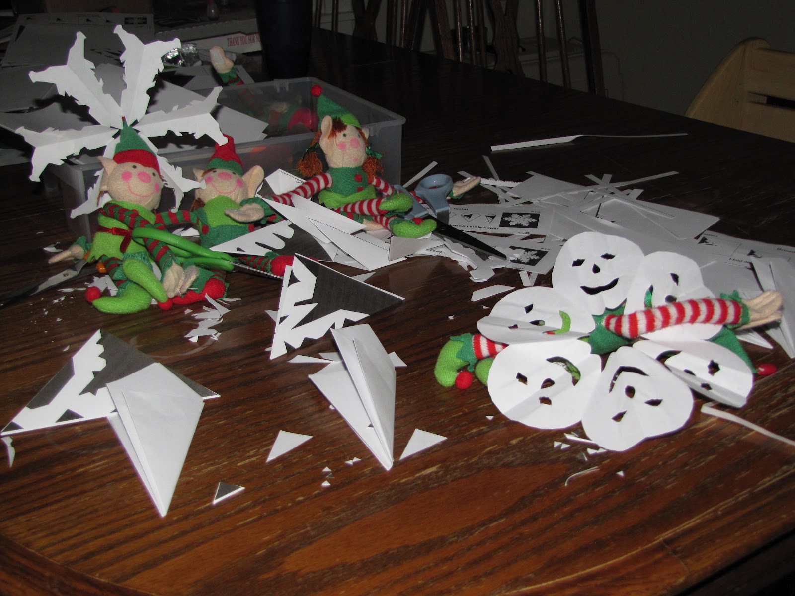 Elf on the Shelf of the Great Lakes Bay: Elf Prank Day 2- Paper Snowflakes