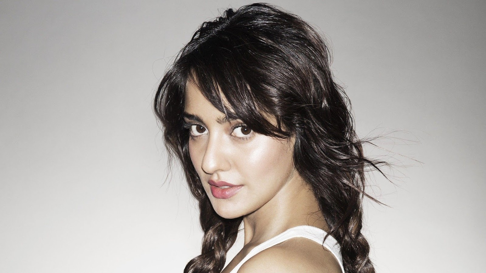 Neha Sharma Age, Height, Boyfriend, Husband, Family, Biography & More