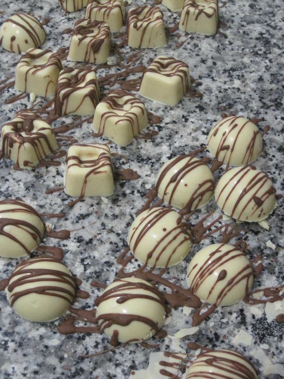 Pasteles,Tartas,Macarons y Bombones a domicilio: Bombones de chocolate ...