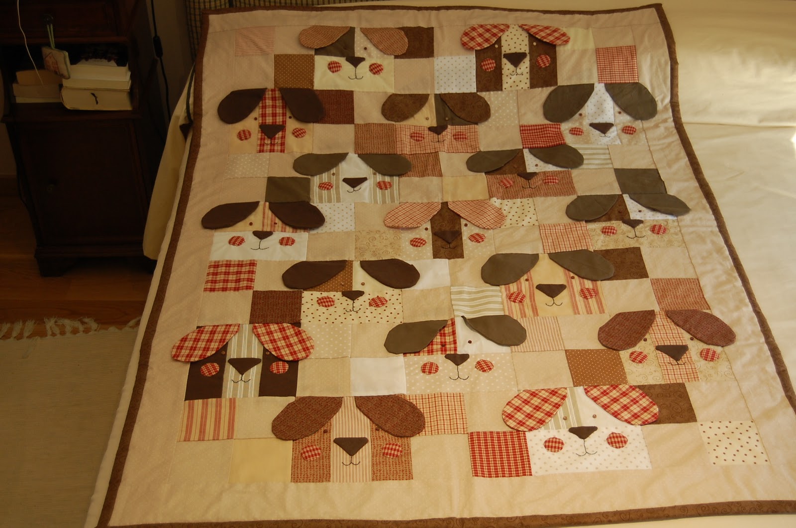 CRISPATCHCRIS: TERMINADA COLCHA DE LOS PERROS