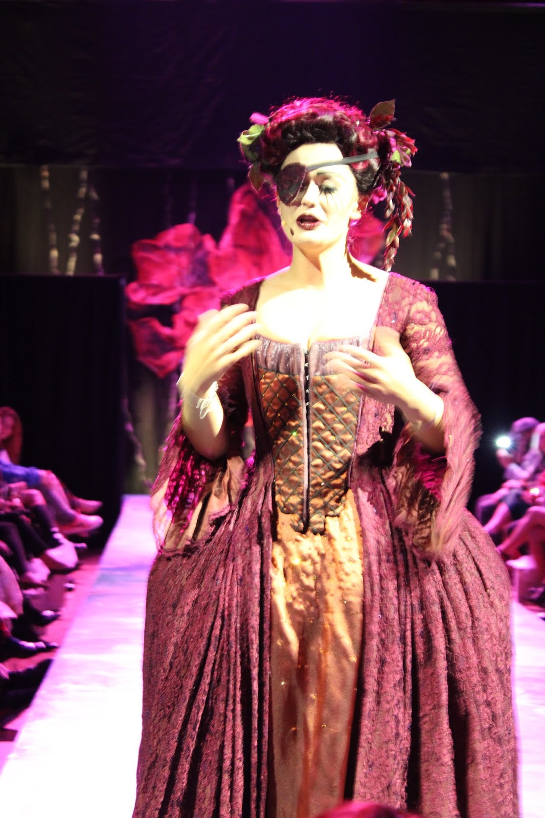 Roses and Thorns, The Pittsburgh Opera Fashion Show | Style Examiner