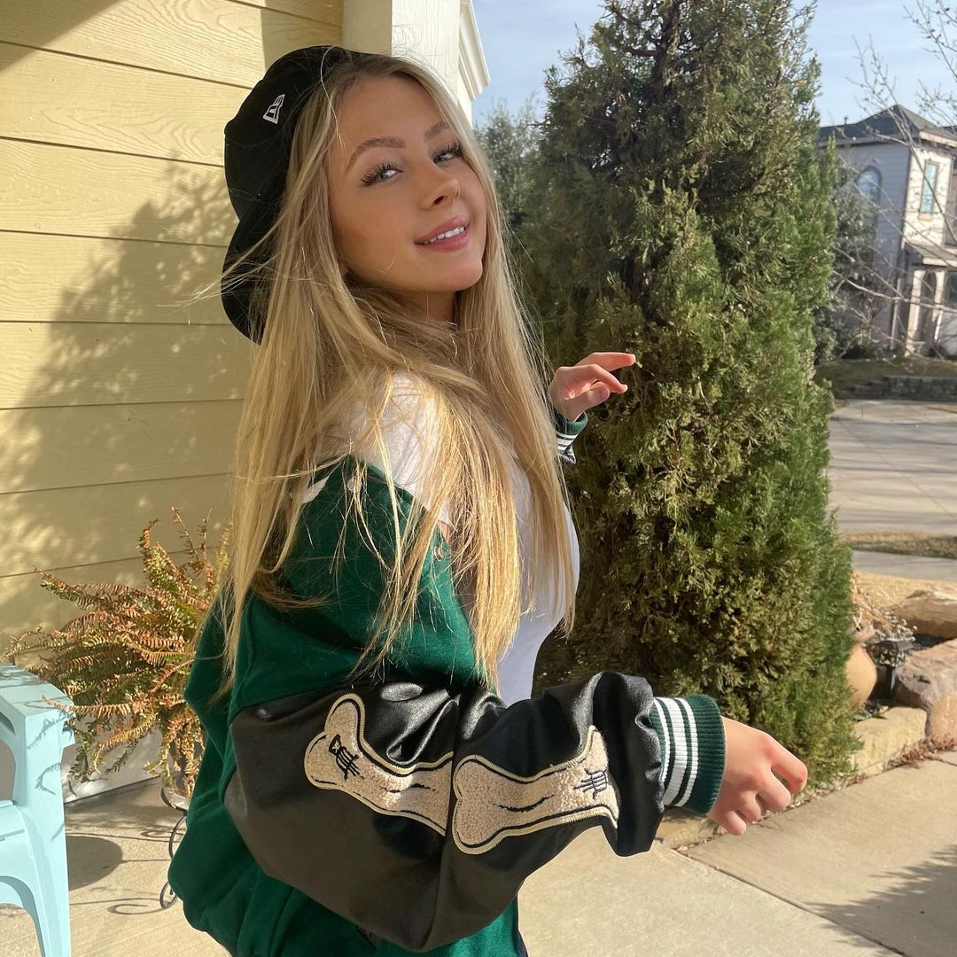 Starlet Arcade: Hot Lexi Drew