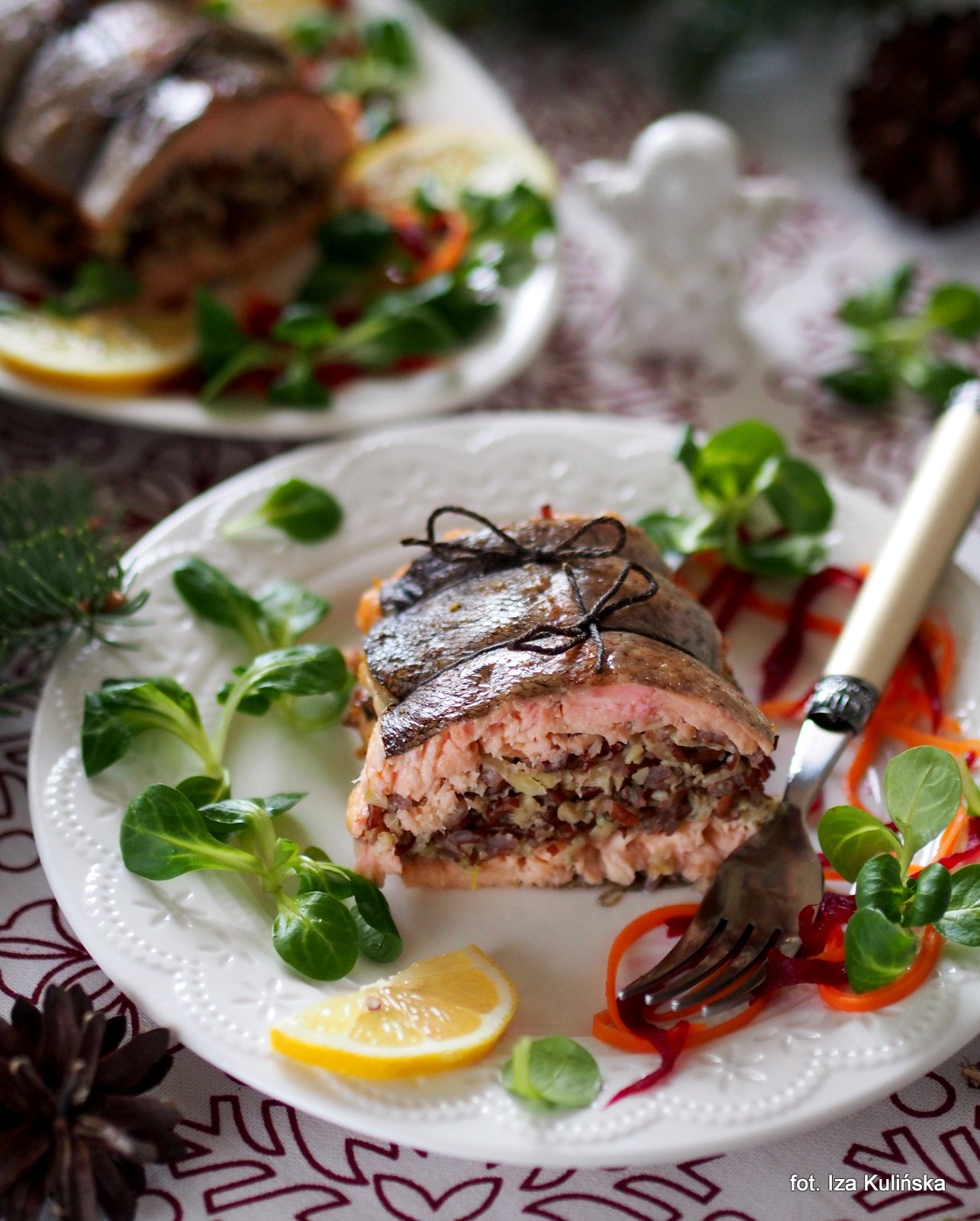 Ryba z pieca. Pstrąg łososiowy zapiekany z czerwonym ryżem i ...