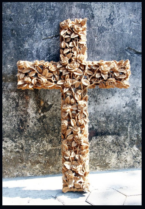 Salib Kayu Jati Ukiran Bunga Mawar (Rose) | Barang Antik Klasik