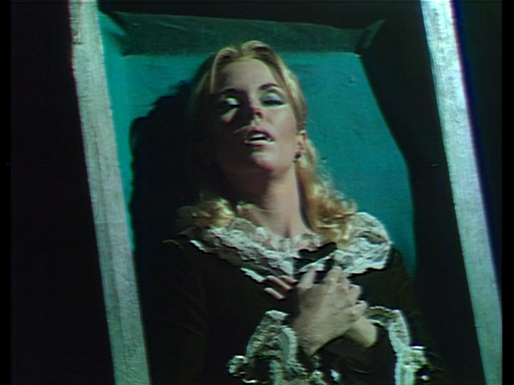 Shadows on the Wall: An Online Dark Shadows Fanzine: Angelique the Vampire