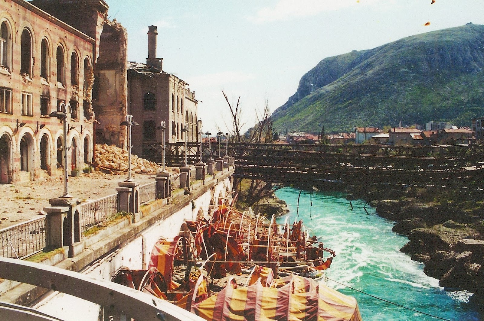 I LOVE BOSNIA VOLIM TE: Photos of Mostar during the war and postwar ...