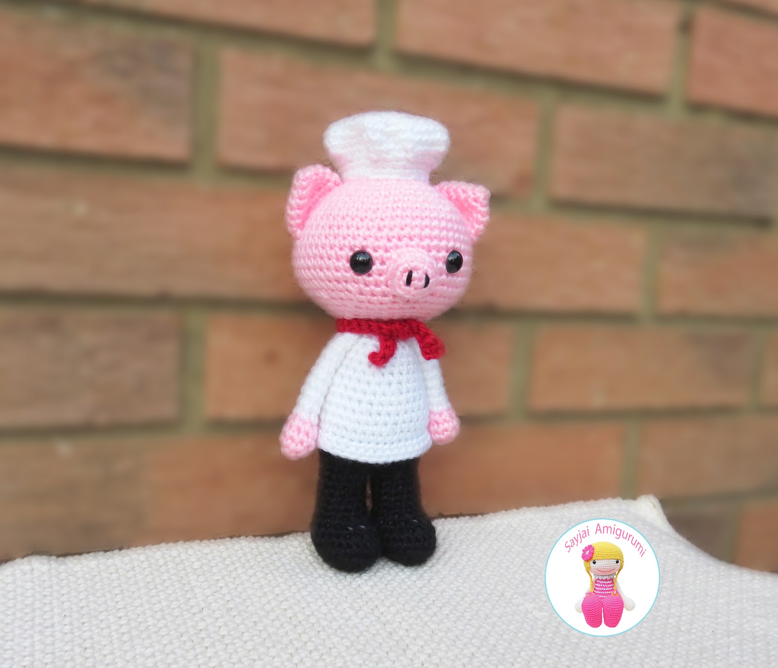 Chef Piggy Pig, Amigurumi Crochet Pattern - Sayjai Amigurumi Crochet ...