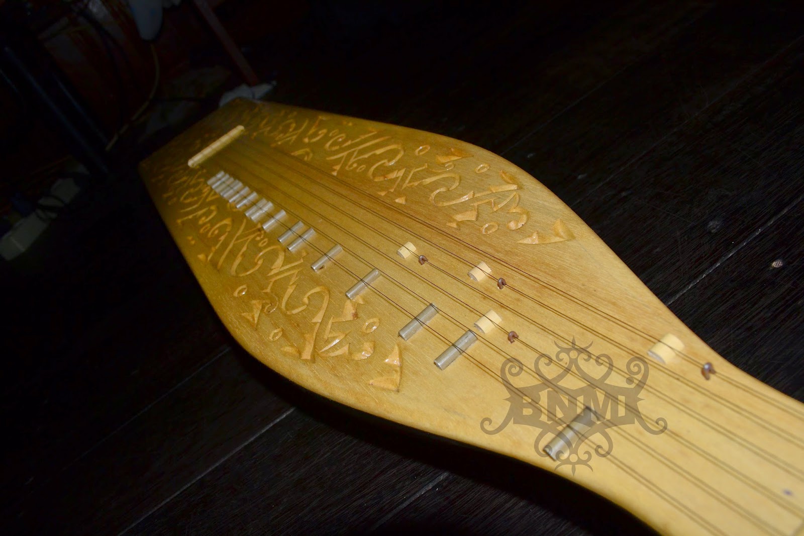 Borneo Native Musical Instrument: Sape' 5