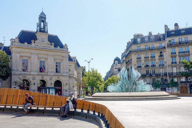 Paris : Fontaine de la place Gambetta - XXème - Paris la douce ...