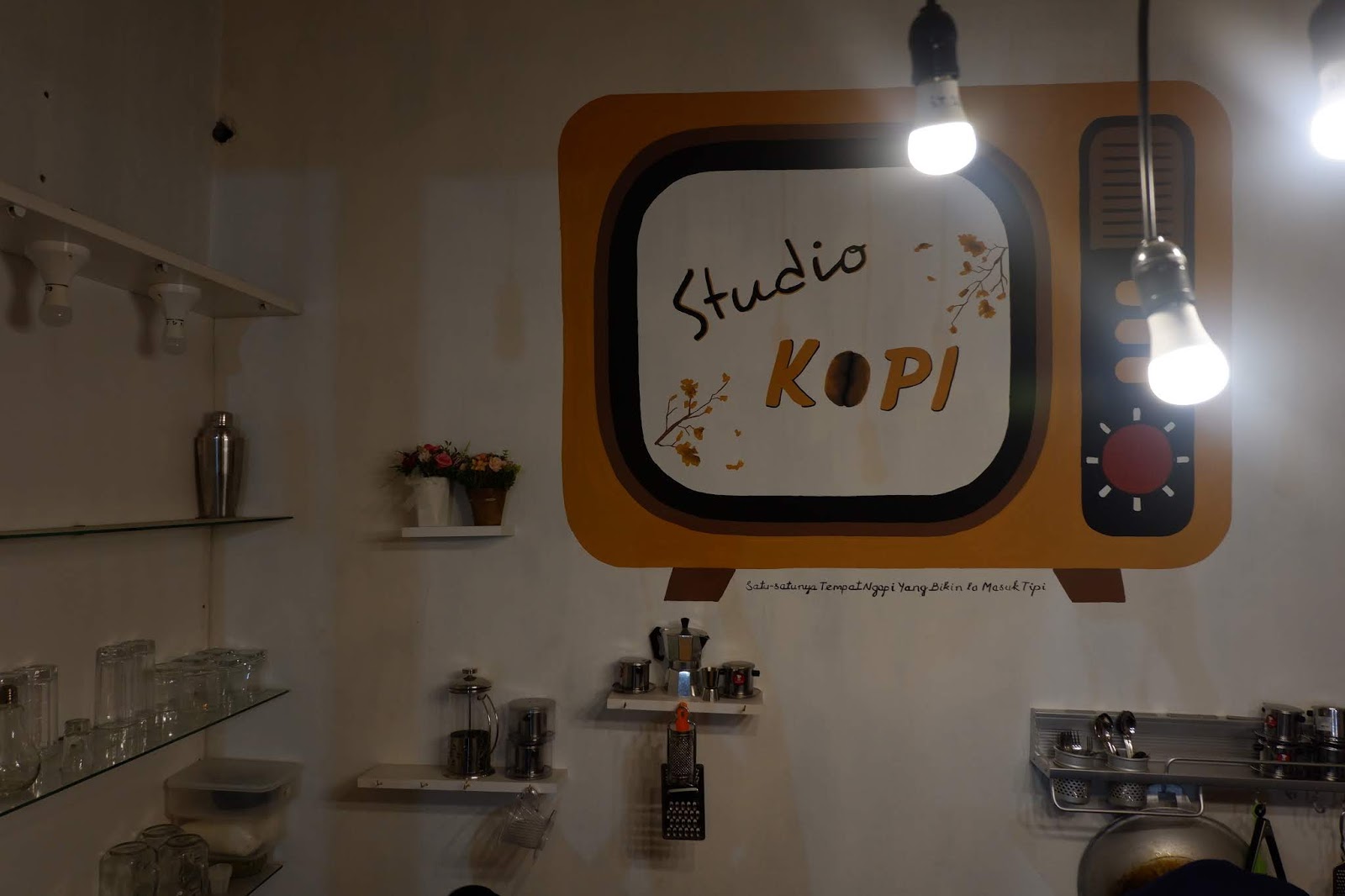 STUDIO KOPI, SATU-SATUNYA TEMPAT NGOPI YANG BIKIN LOE MASUK TIPI ...