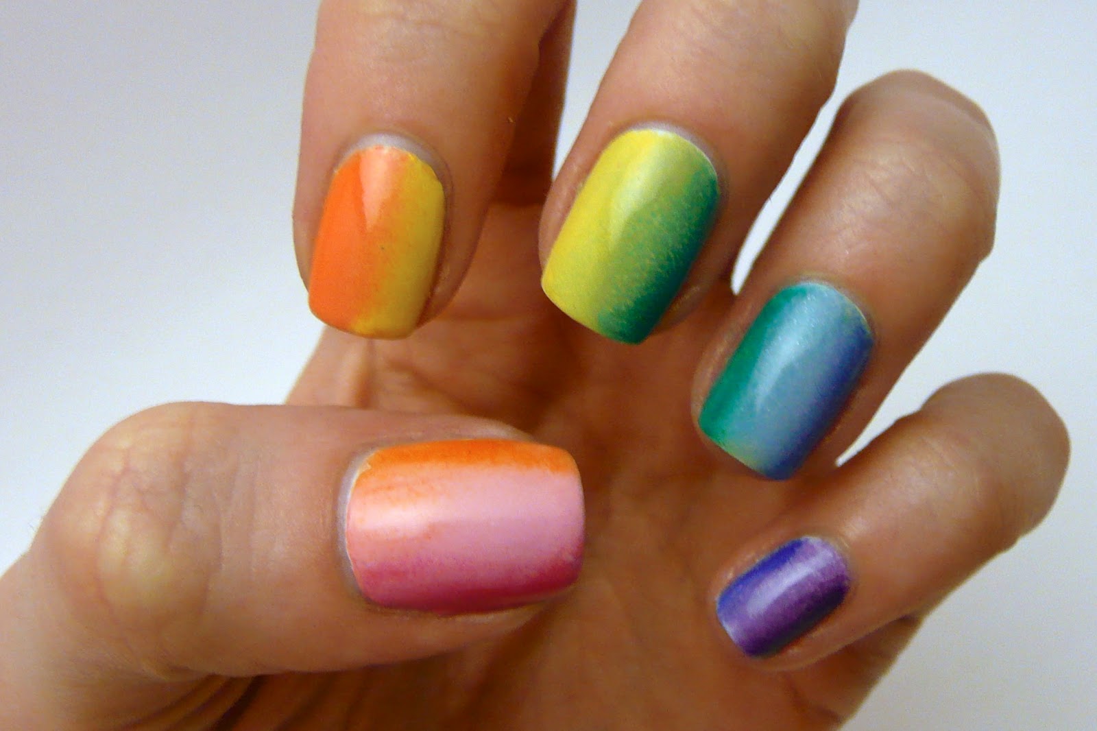 Casa de Polish: Rainbow Vertical Gradient Nails