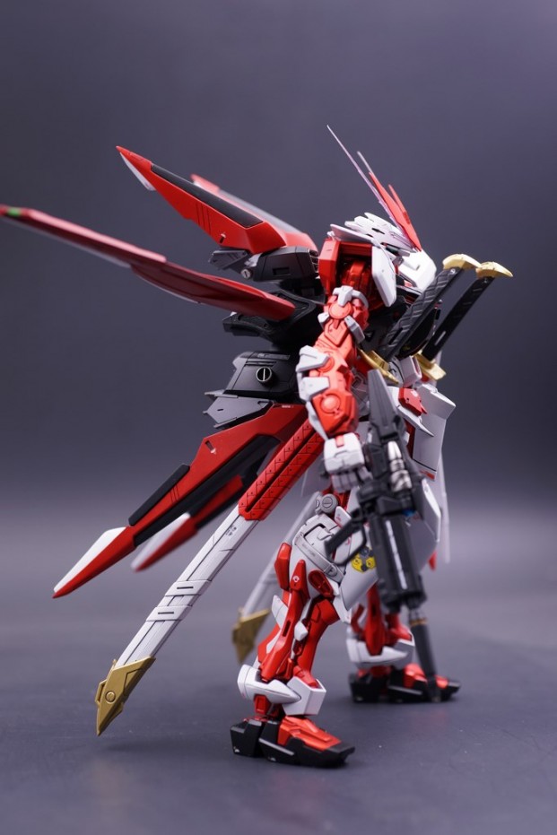 Custom Build: MG 1/100 Gundam Astray Red Frame + Flight Unit
