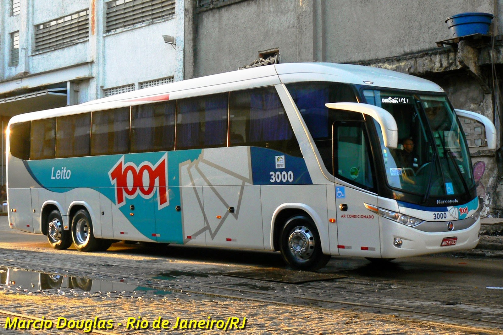 Expresso Bus: 1001 3000