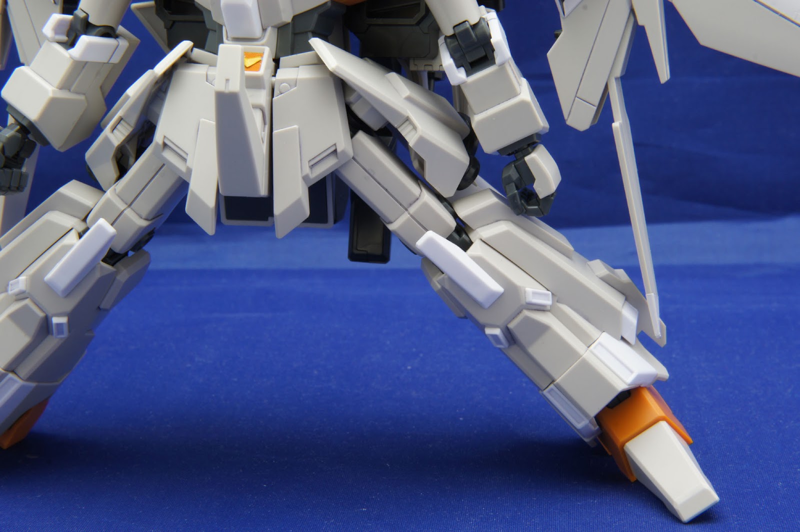 GUNDAM GUY: HGUC 1/144 ReZEL Type C [Defenser b-Unit] [GR] - Review Images