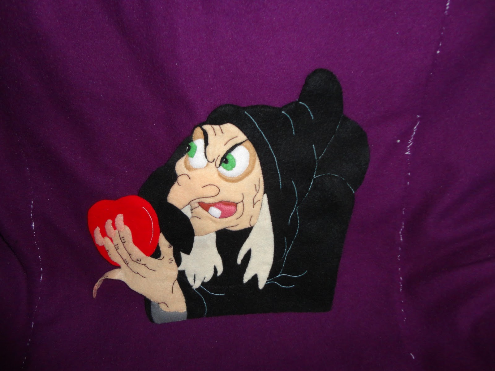 Historias de Brujas: "Blanca Nieves"