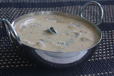 Thengai Araicha (Ground Coconut) Kuzhambu - Bhojana Recipes
