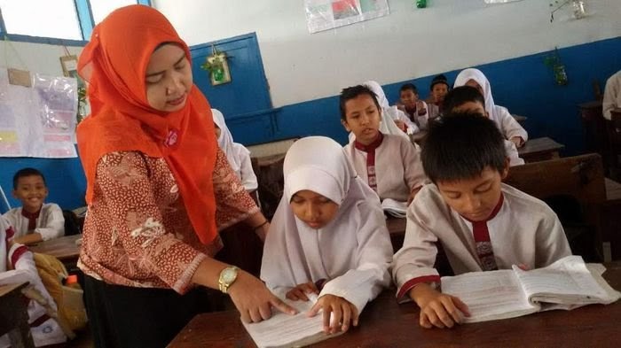 2021, Gaji Guru Honor Bakal Naik, Khusus Honorer Paud hingga SMP ...