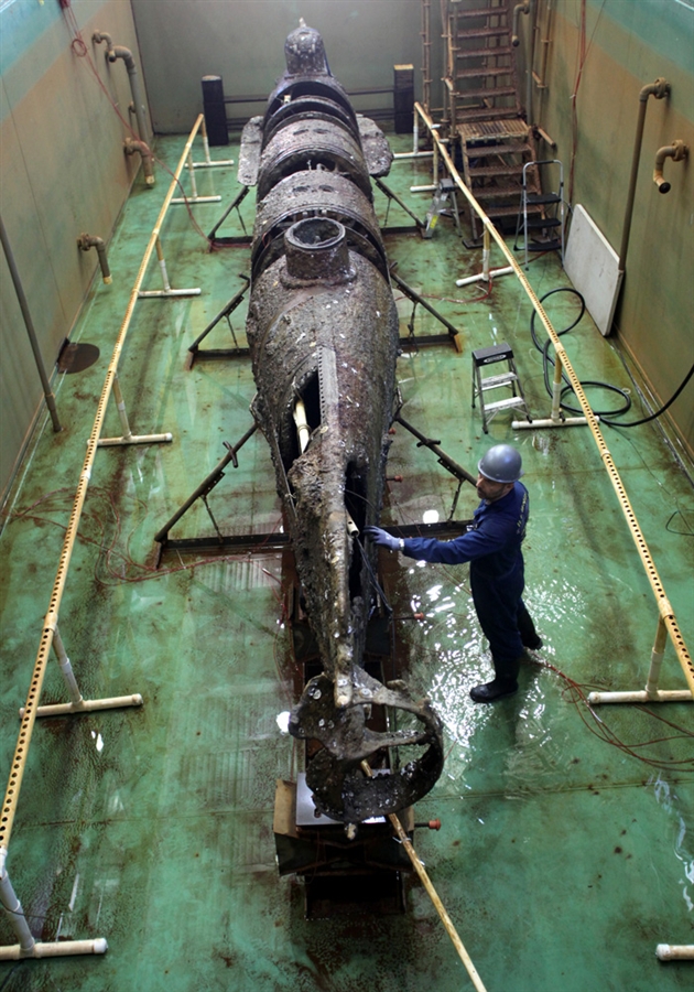 HISTORY : අවුරුදු 148ක් පැරණි C.S.S Hunley නම් ලෝකයේ ප්‍රථම යුධ සබ්මැරීනය