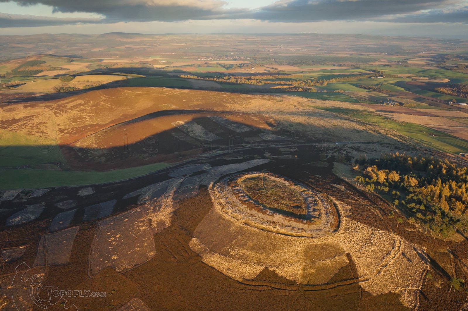 Topofly: Hillforts from High Alitude: Aerial Photography of a Wider ...