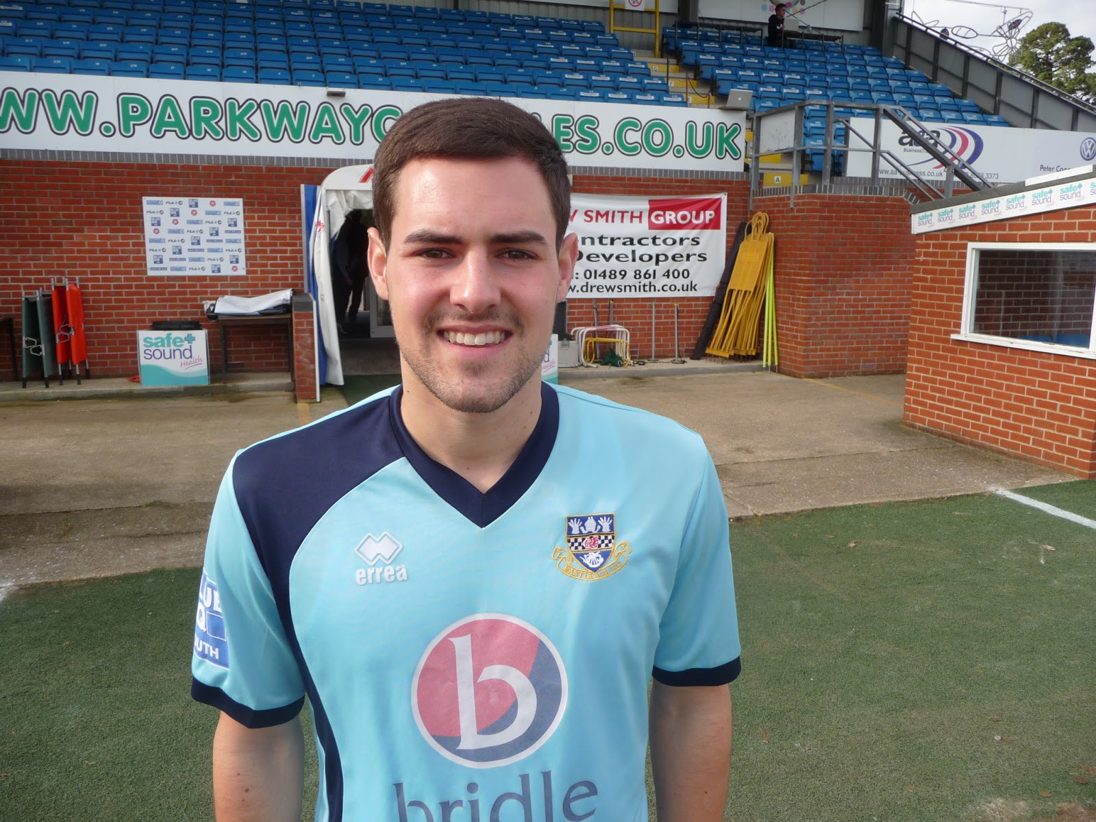 Spence signs on the dotted line