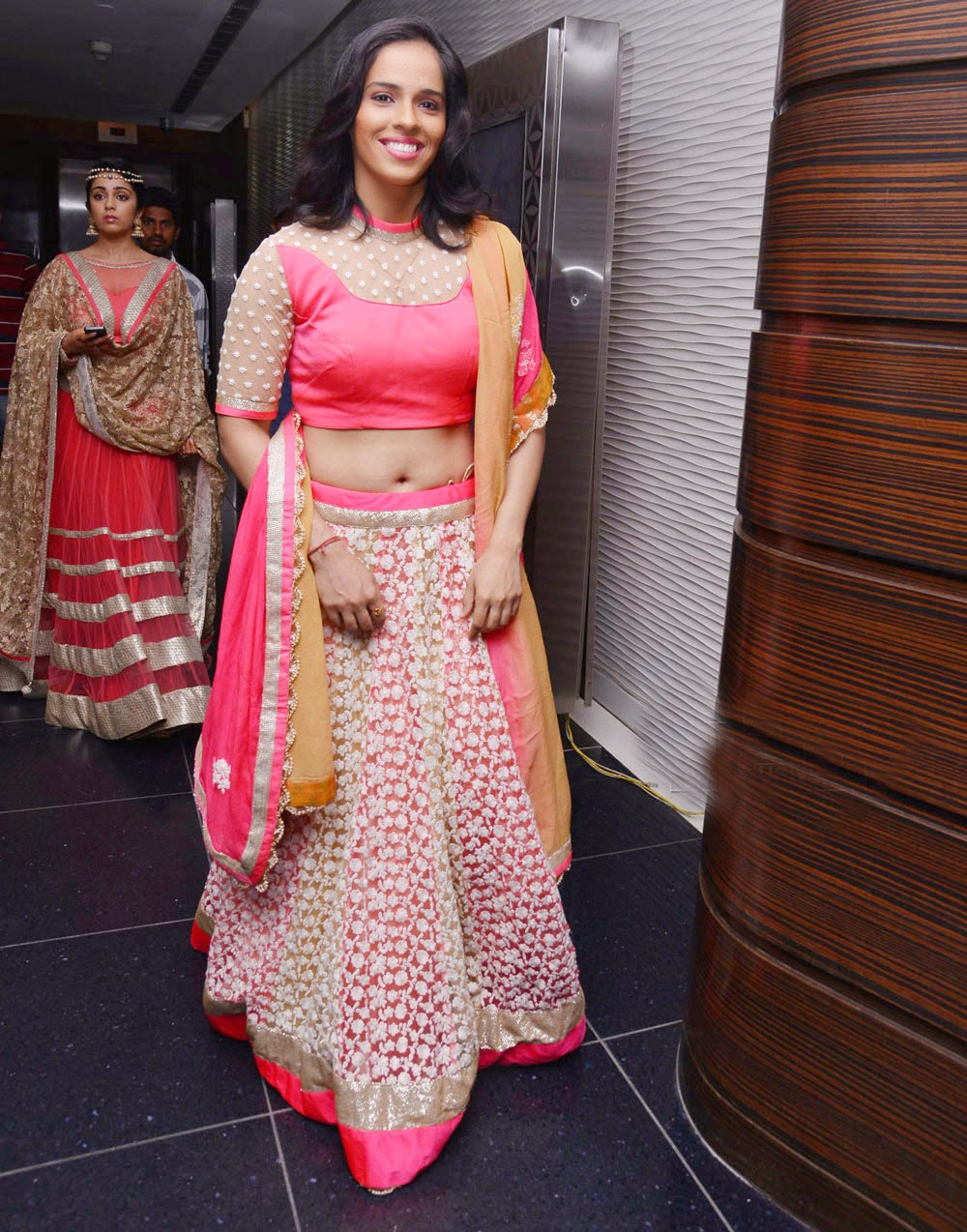 Sexy Saina Nehwal Showing Chubby Navel In Ramp Walk - MOVIEEZREEL ...