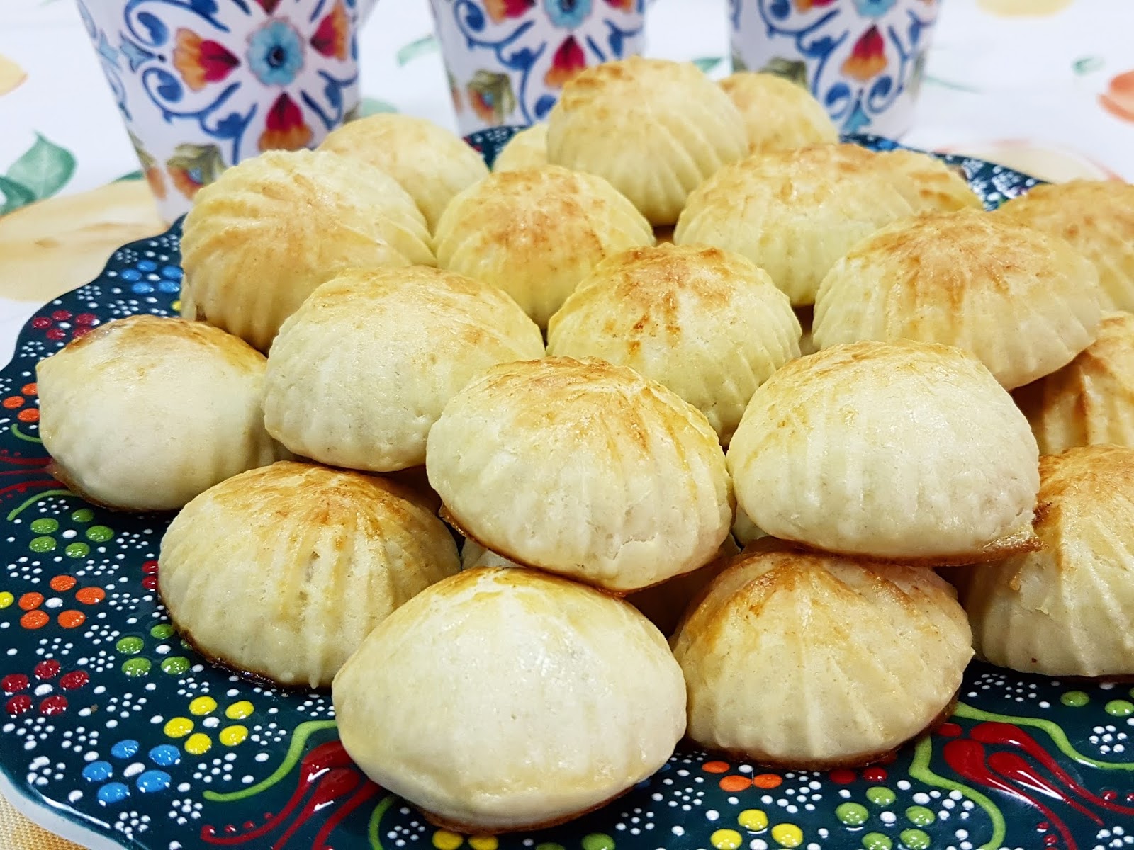 Maryam's Culinary Wonders: 1543. Iraqi Almond Kleicha