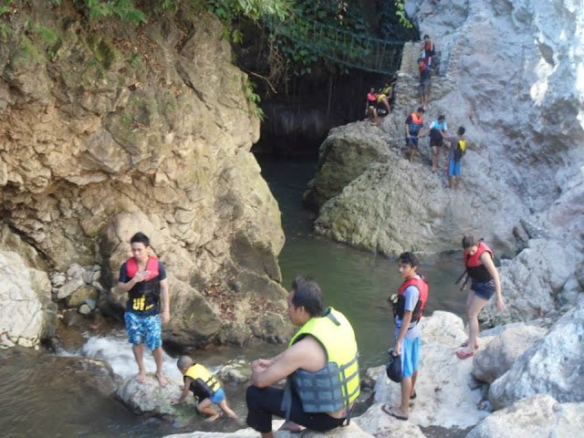 The Thrifty Wanderer: ESOY HOTSPRING, Catmon Cebu City