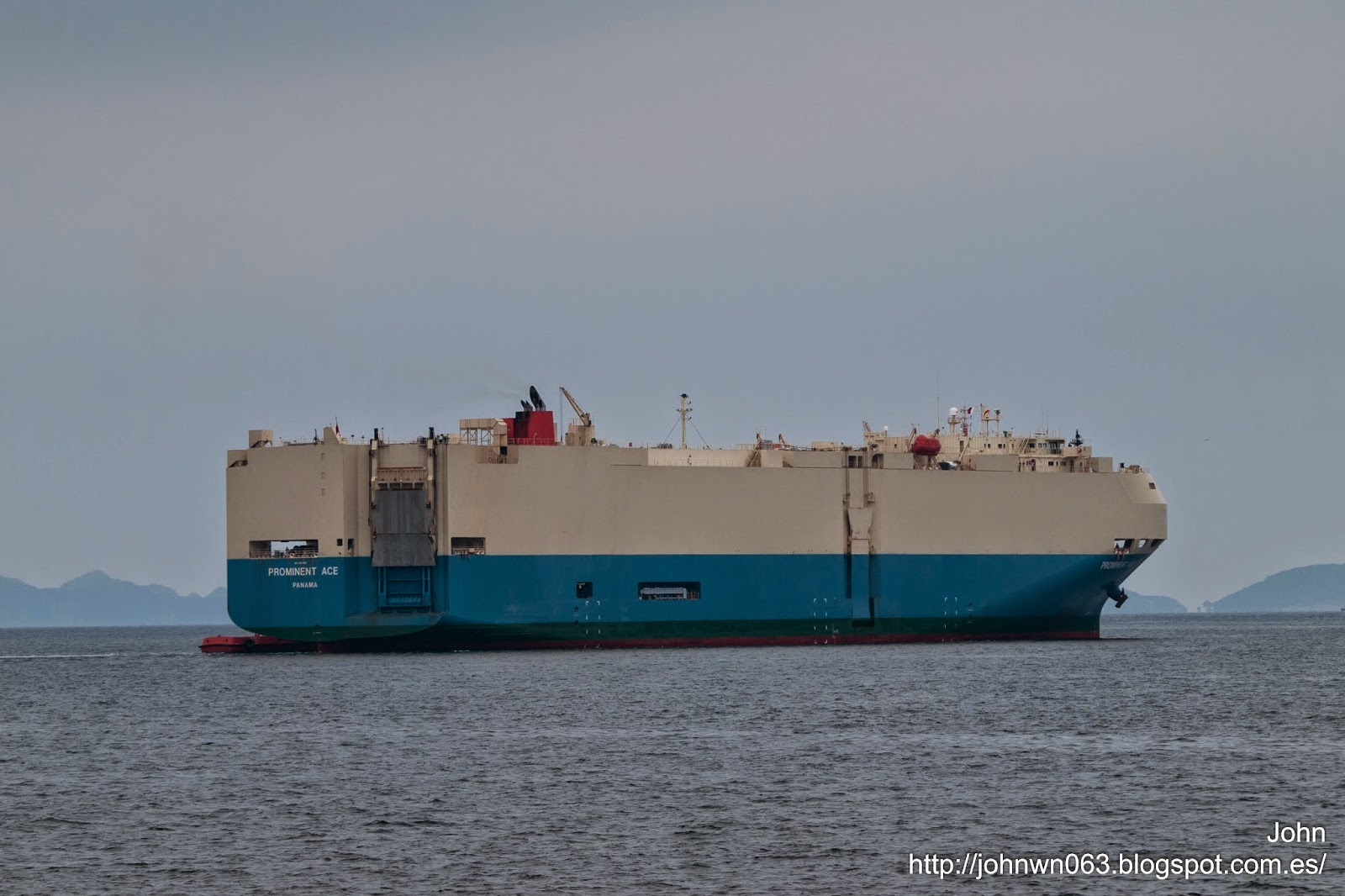 FOTOS DE BARCOS: PROMINENT ACE