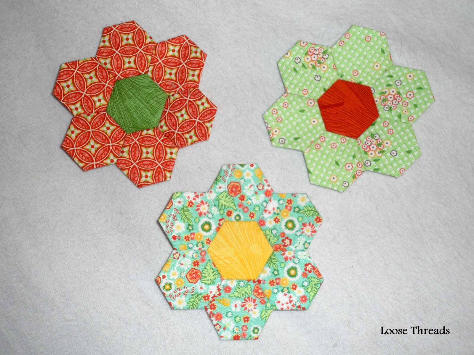 Loose Threads: Hexagon Flowers