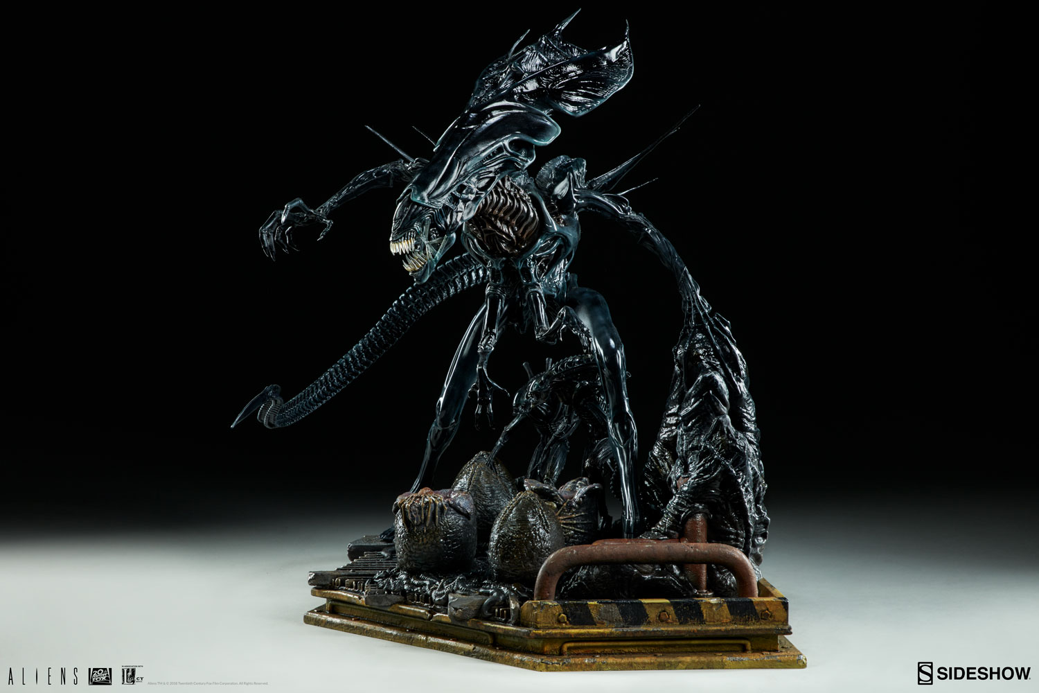 toyhaven: Sideshow Collectibles 19-inch tall Alien Queen Maquette with ...