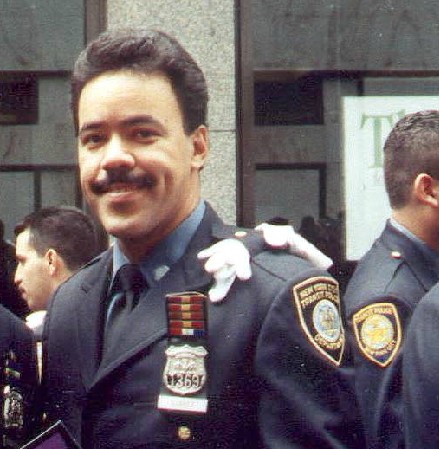 RAMON SUAREZ EL UNICO OFFICIAL BORICUA DE LA NYPD QUE MURIO EN EL 911 ...