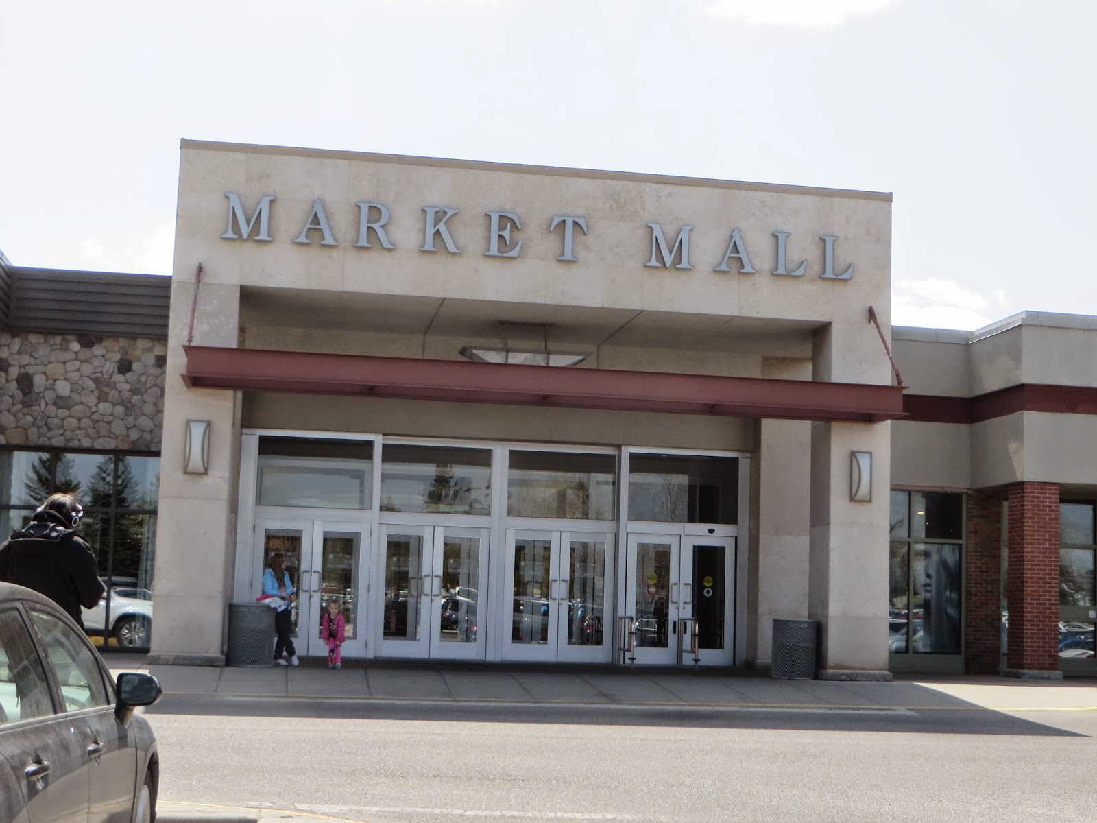Harfang Voyageur: the market mall