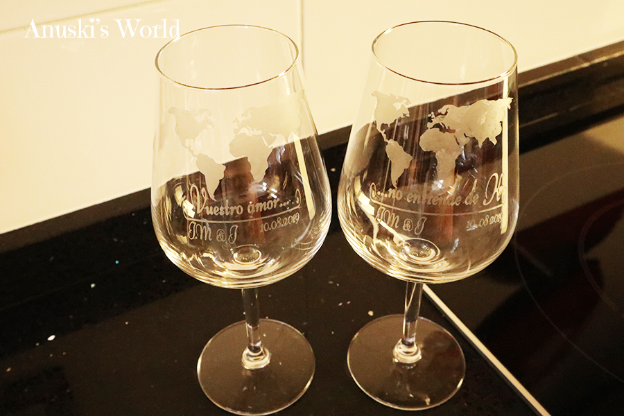 Copas con grabado personalizado para regalar a los novios